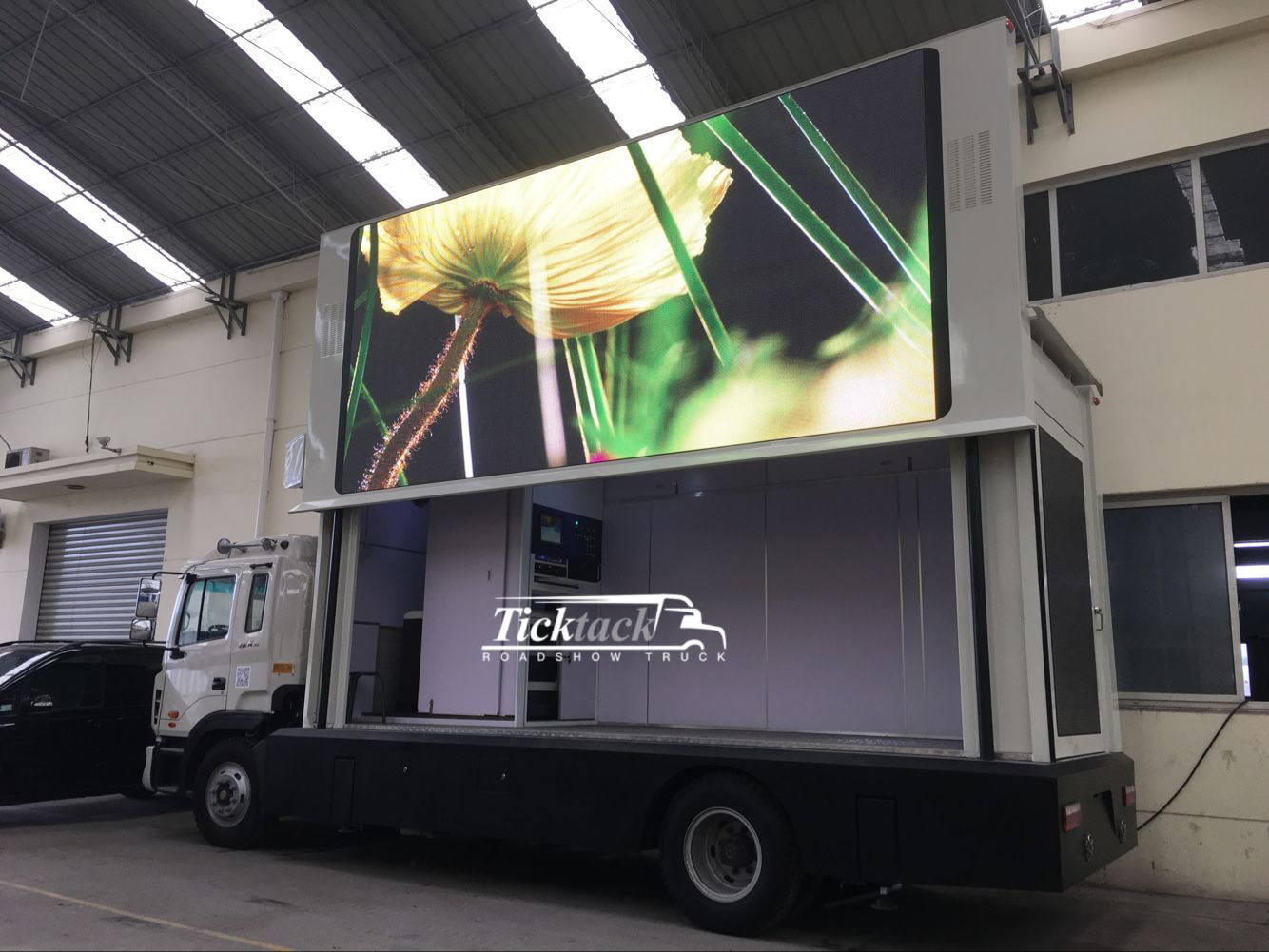 LED screen truck VN16 - My Blog